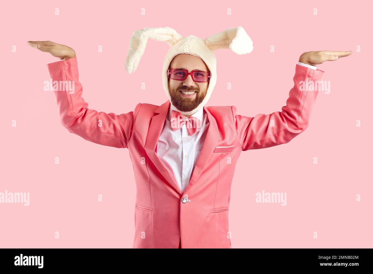 Bunny costume party hi-res stock photography and images - Alamy