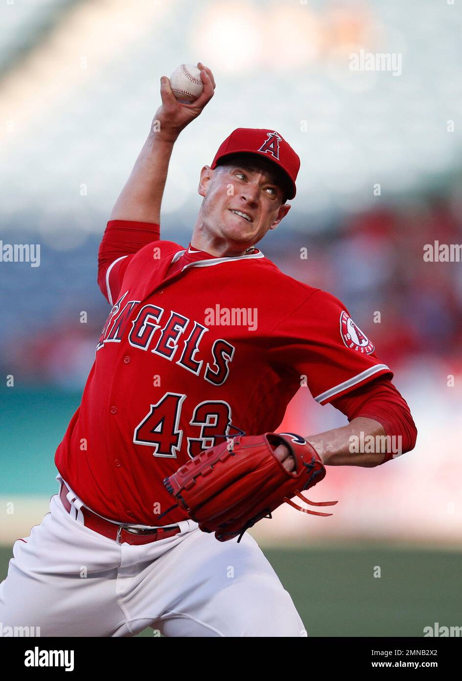 Los Angeles Angels starting pitcher Garrett Richards throws to a ...