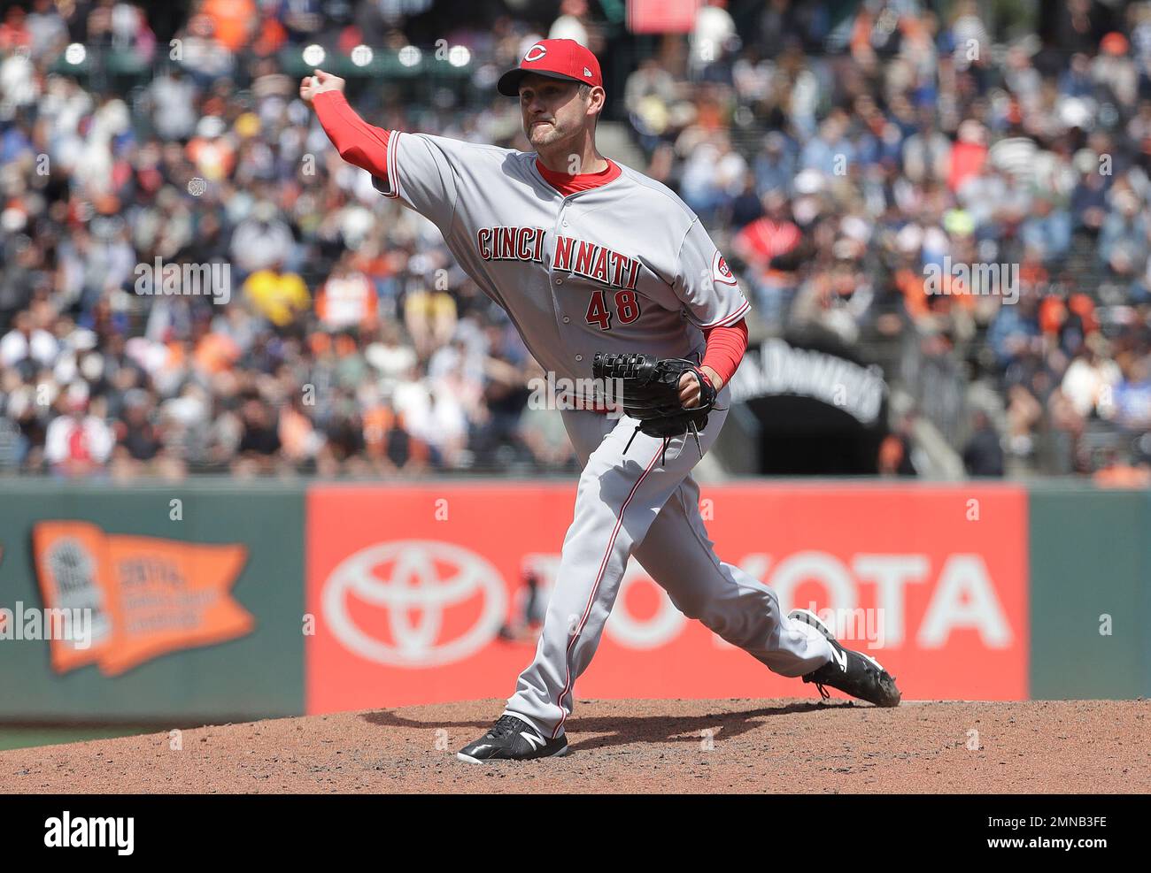 Cincinnati Reds pitcher Jared Hughes throws against the San Francisco ...