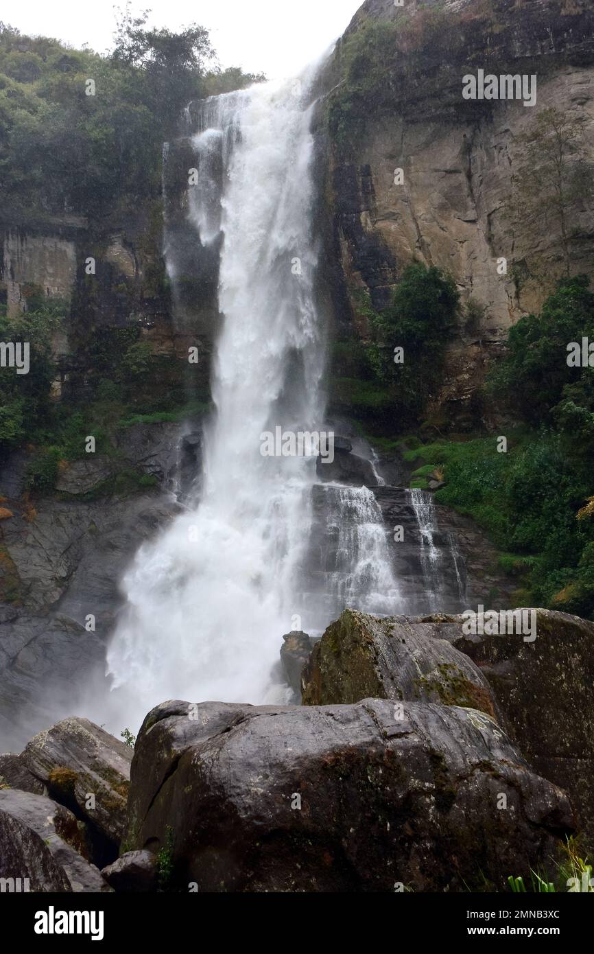 Ramboda Falls (109 m high), Pussellawa area, Srí Lanka, Asia Stock ...