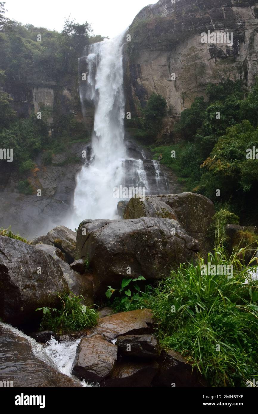 Ramboda Falls (109 m high), Pussellawa area, Srí Lanka, Asia Stock ...