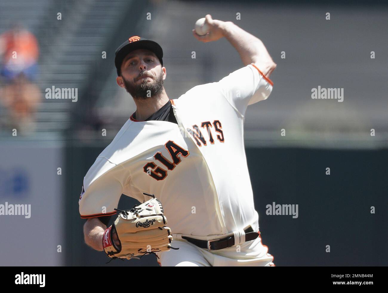 San Francisco Giants pitcher Andrew Suarez throws against the ...