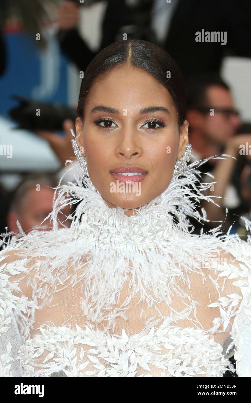 EDS NOTE: NUDITY - Model Cindy Bruna poses for photographers upon ...