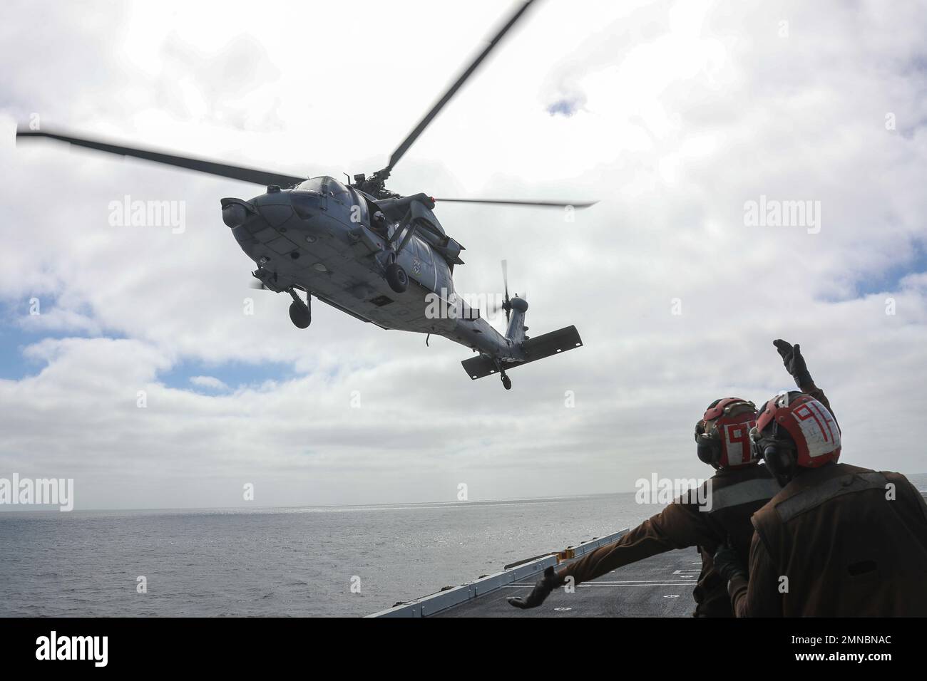PACIFIC OCEAN (Sept. 30, 2022) Aviation Machinist’s Mate Airman Tyler ...