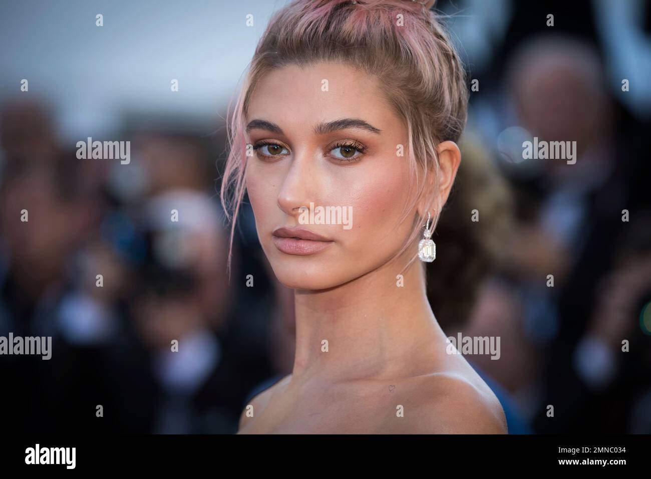 Model Hailey Baldwin poses for photographers upon arrival at the ...