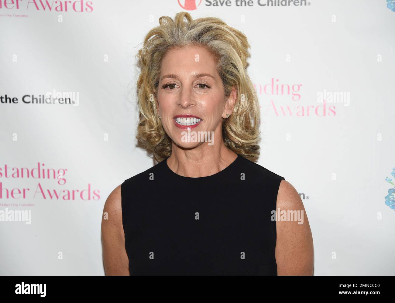 Honoree, Victoria's Secret CEO, Jan Singer attends the 2018 Outstanding ...