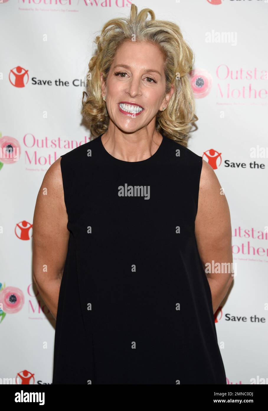 Honoree, Victoria's Secret CEO, Jan Singer attends the 2018 Outstanding ...