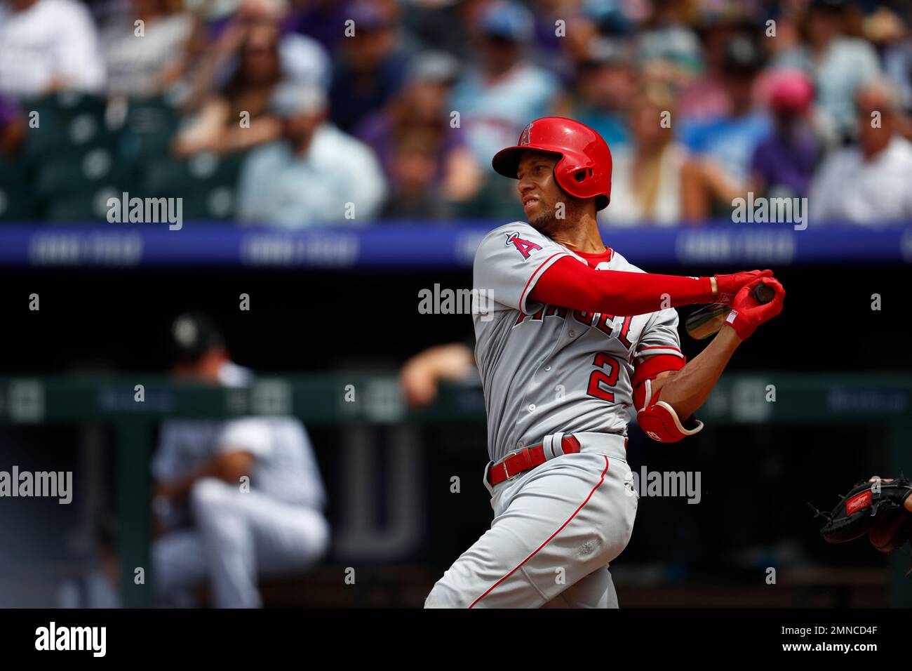 Los Angeles Angels shortstop Andrelton Simmons (2) in the third inning ...