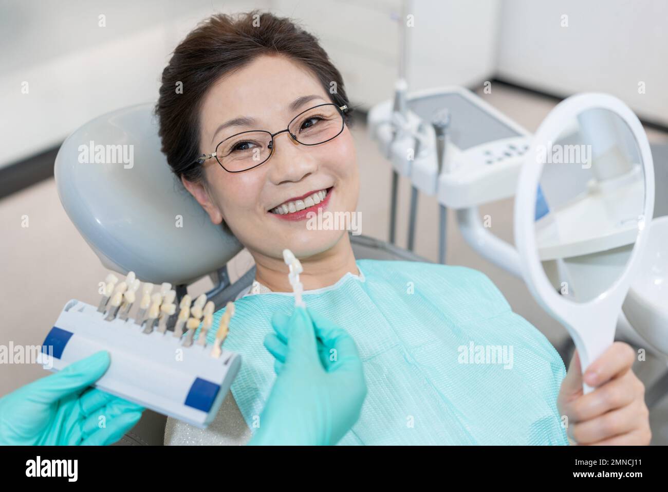 Caring for your dentures hi-res stock photography and images - Alamy