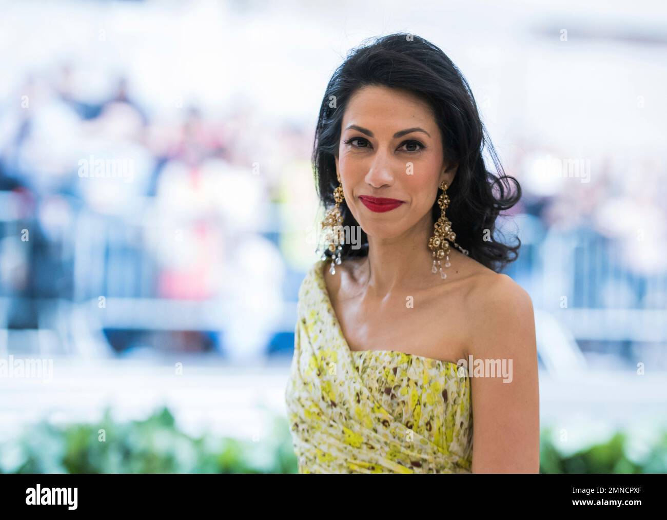 Huma Abedin attends The Metropolitan Museum of Art's Costume Institute ...