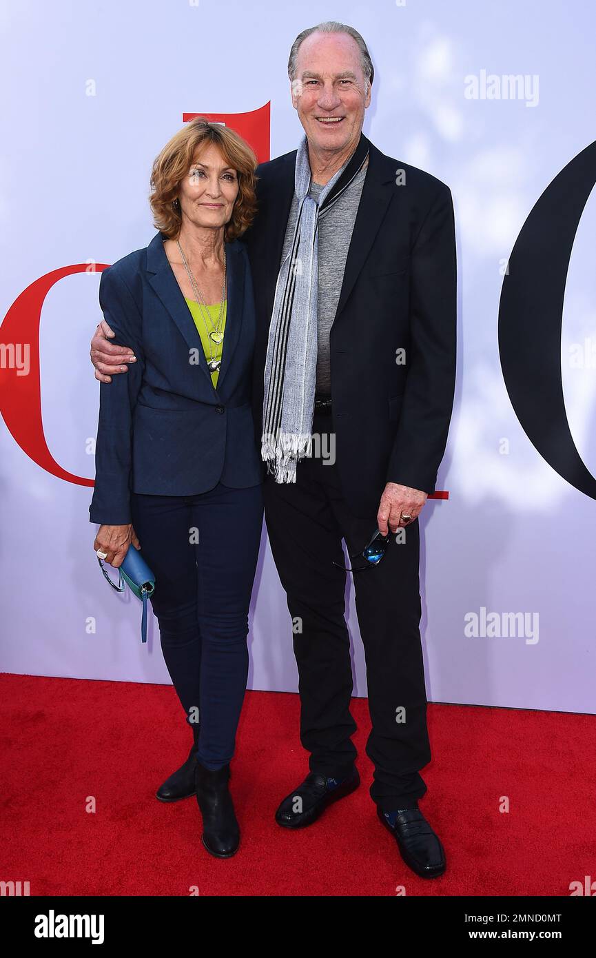 Cast member Craig T. Nelson, right, and Doria Cook-Nelson arrive at the ...