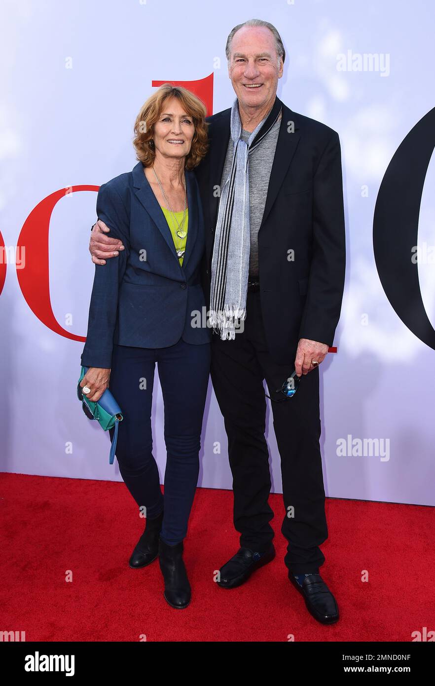 Cast member Craig T. Nelson, right, and Doria Cook-Nelson arrive at the ...