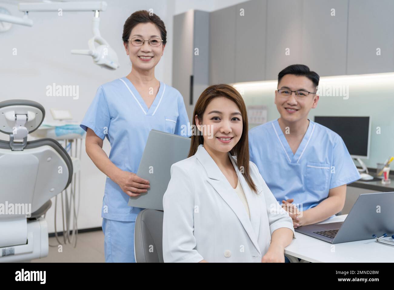 Dental treatment collaboration hi-res stock photography and images - Alamy