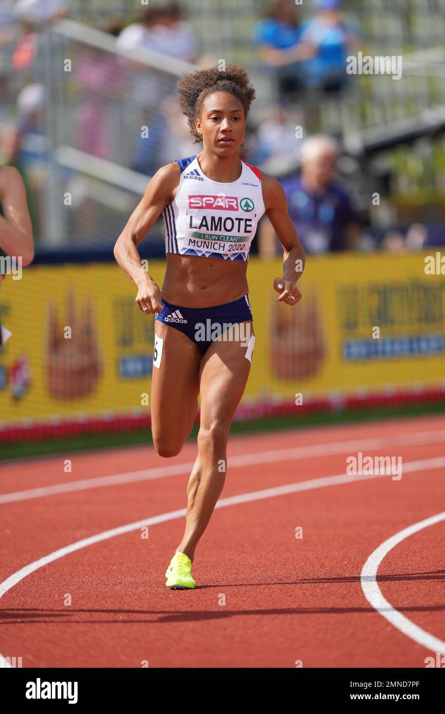 Rénelle Lamote participating in the 800 meters of the European ...