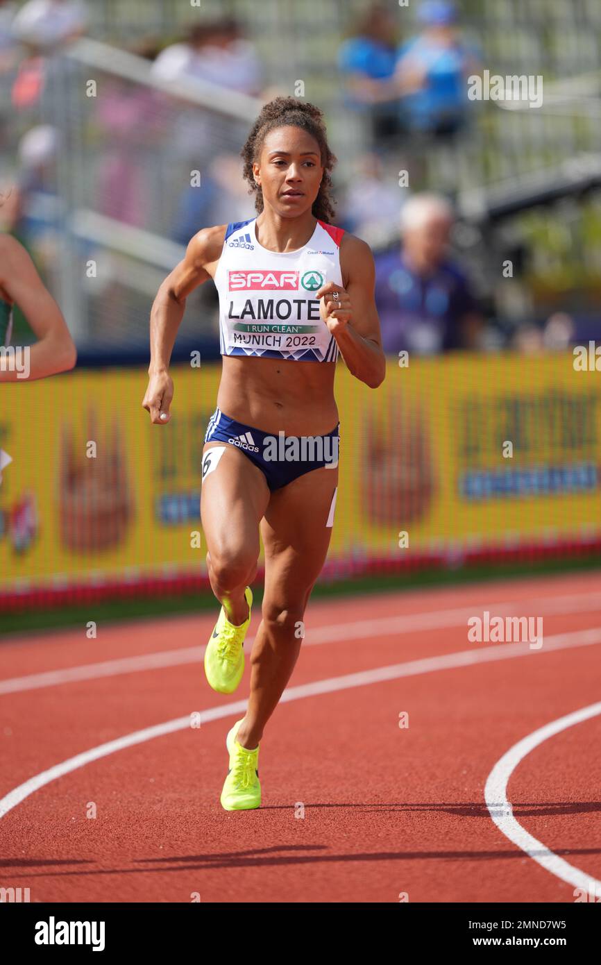 Rénelle Lamote participating in the 800 meters of the European ...