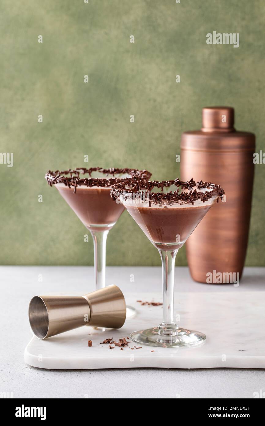Chocolate martini with chocolate sprinkles on the rim Stock Photo - Alamy