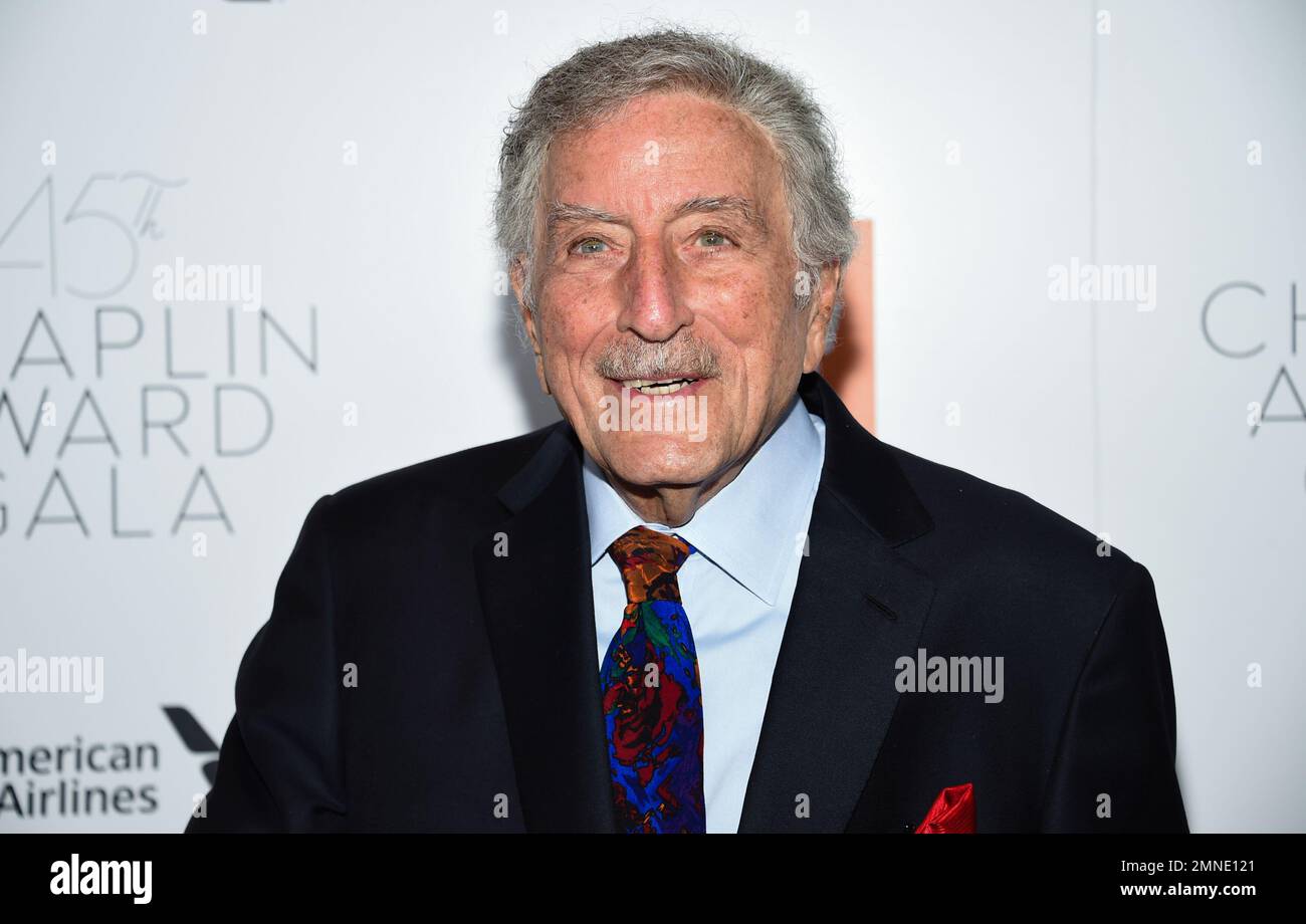 Singer Tony Bennett attends the Film Society of Lincoln Center's 45th ...