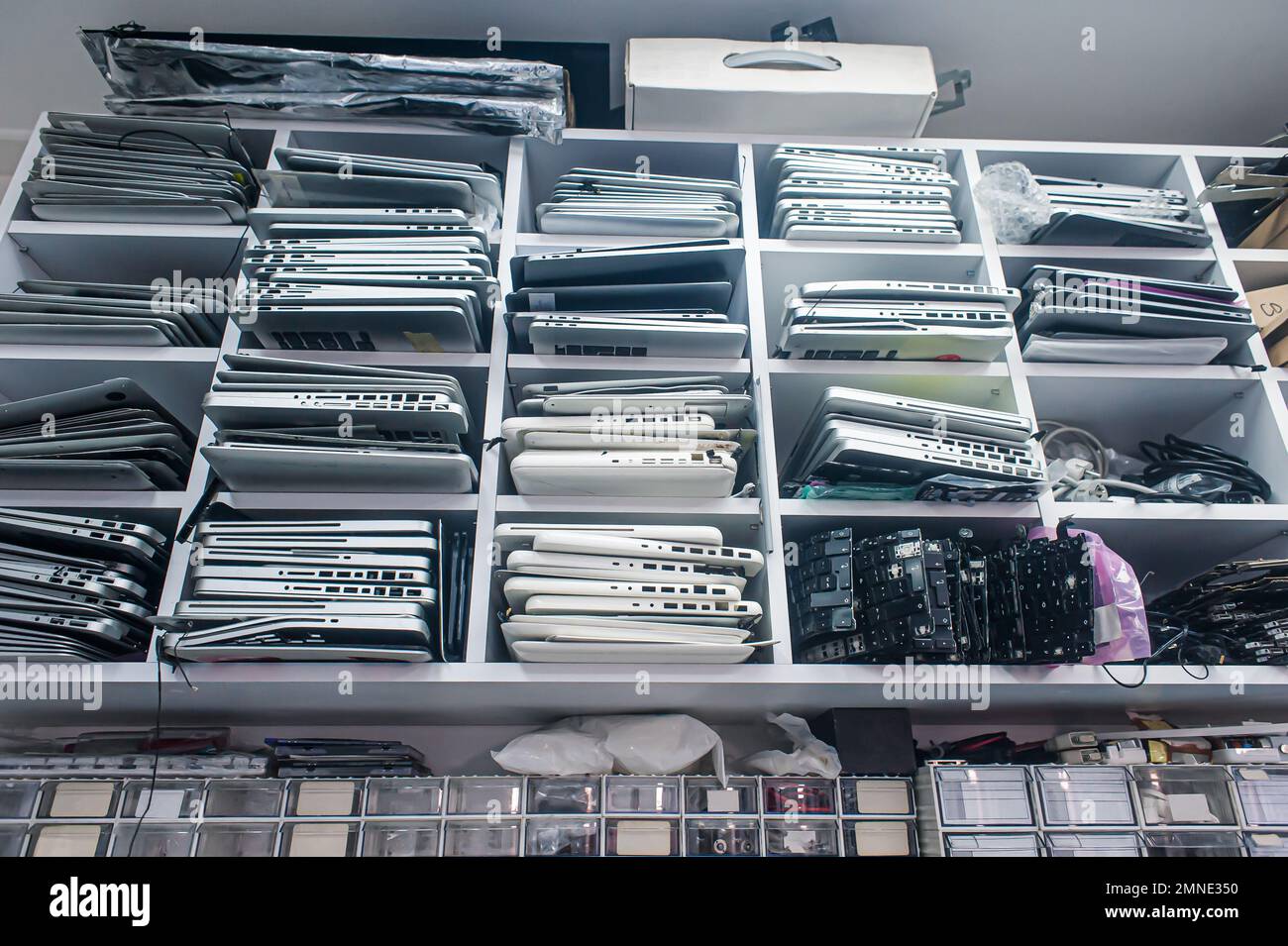 Laptop garbage hi-res stock photography and images - Alamy