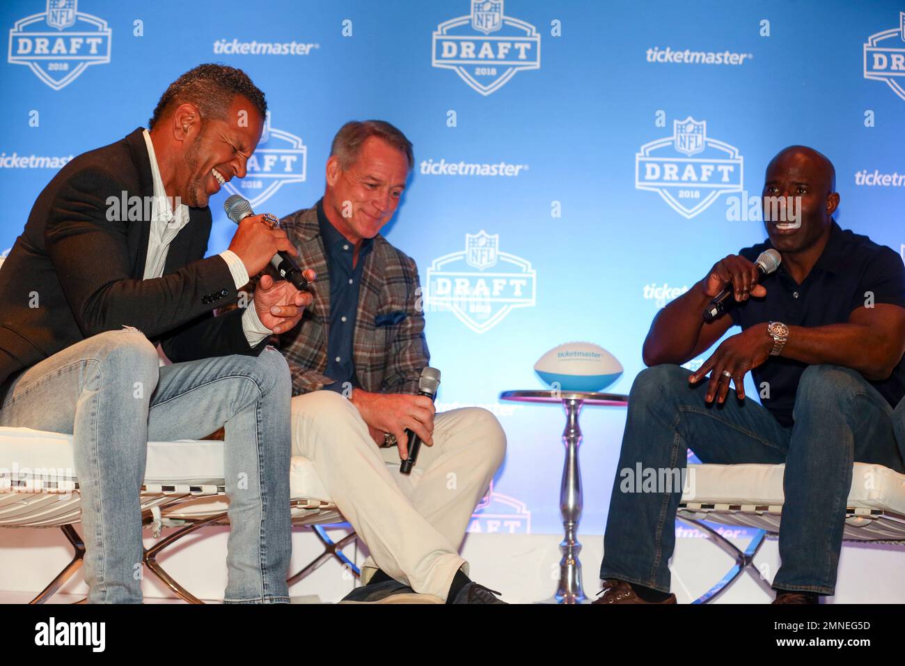 IMAGE DISTRIBUTED FOR TICKETMASTER FOR TICKETMASTER - (L-r) NFL Legends ...