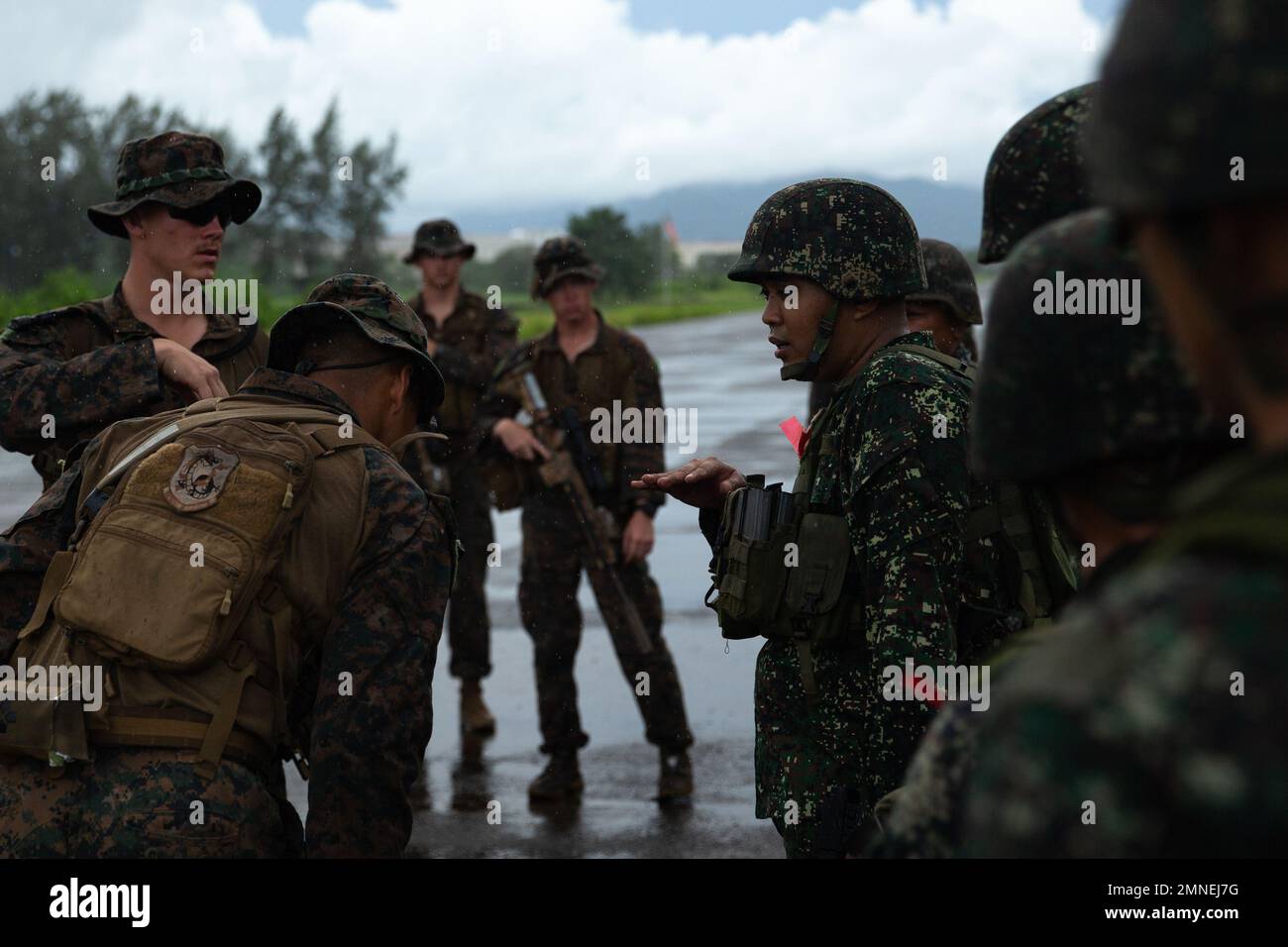 U.S. Marines with 1st Battalion, 2d Marines and Philippine Marines ...