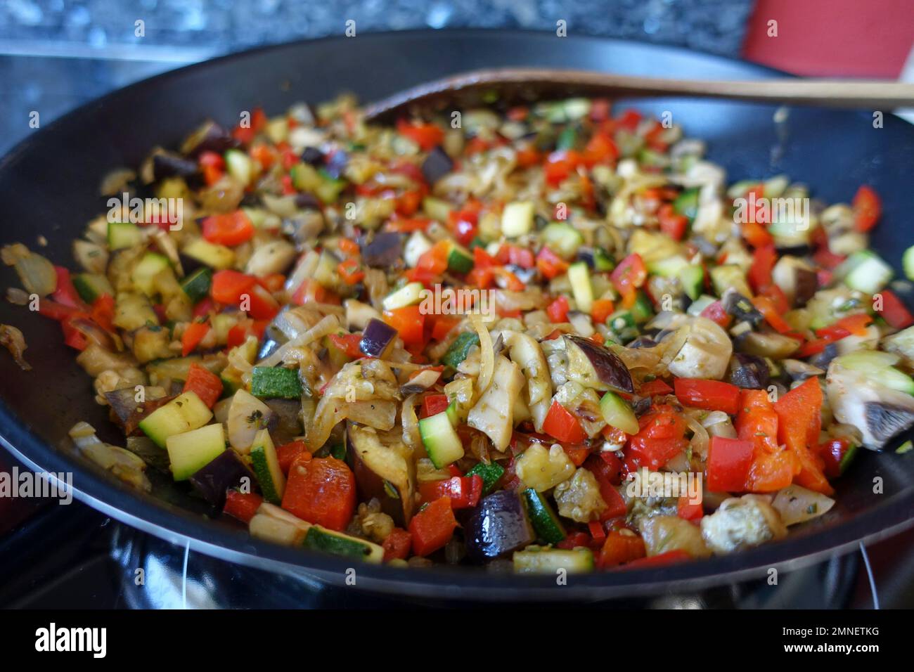 Swabian cuisine vegetarian, preparing vegetables for surprise flaedle ...