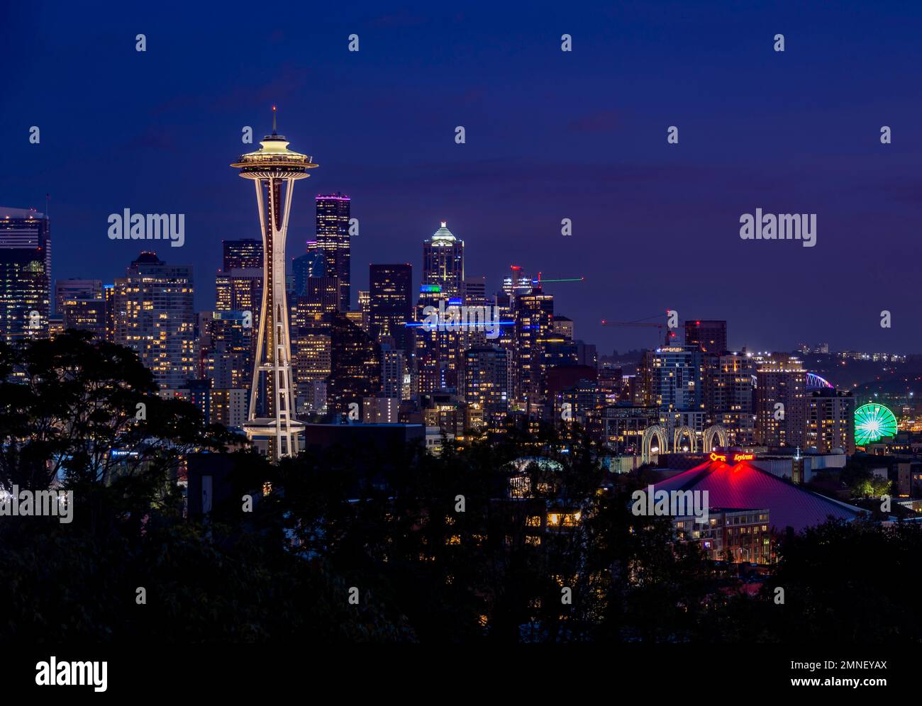 View over illuminated skyscrapers of Seattle, skyline with observation ...