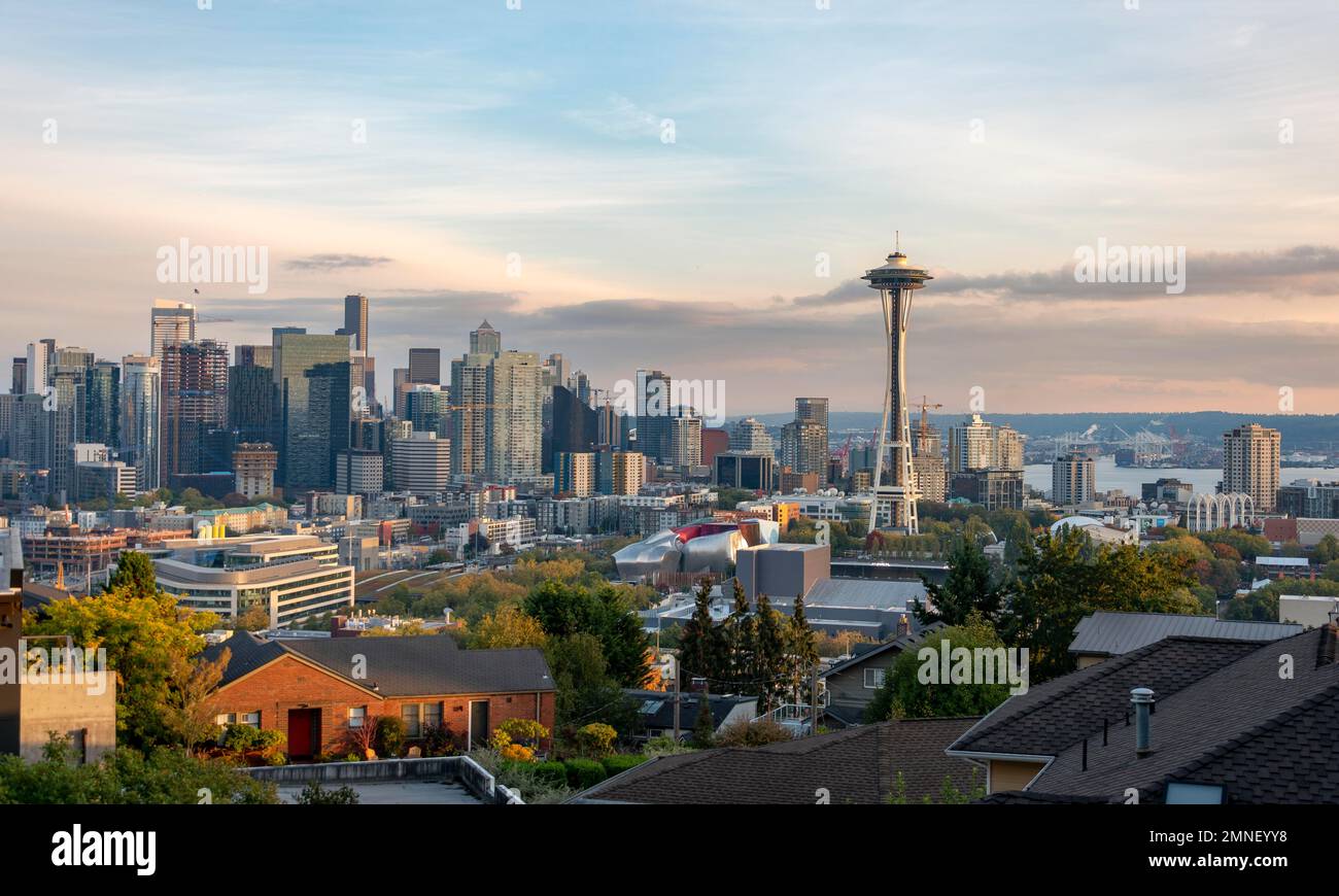 View over Seattle, skyline with Space Needle observation tower, at ...