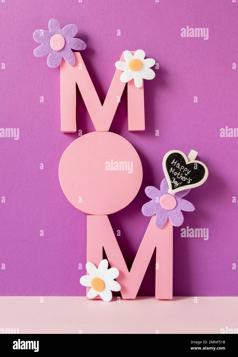 Bound flower arrangement hi-res stock photography and images - Alamy