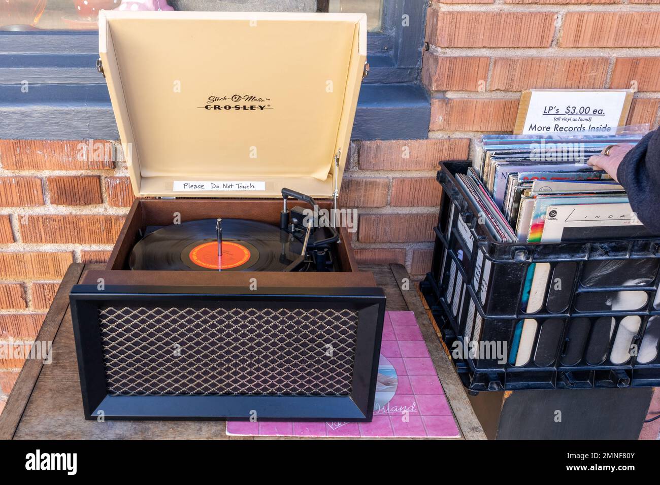Prescott, AZ - Nov. 17, 2022: This vintage style Crosley Stack O Matic ...