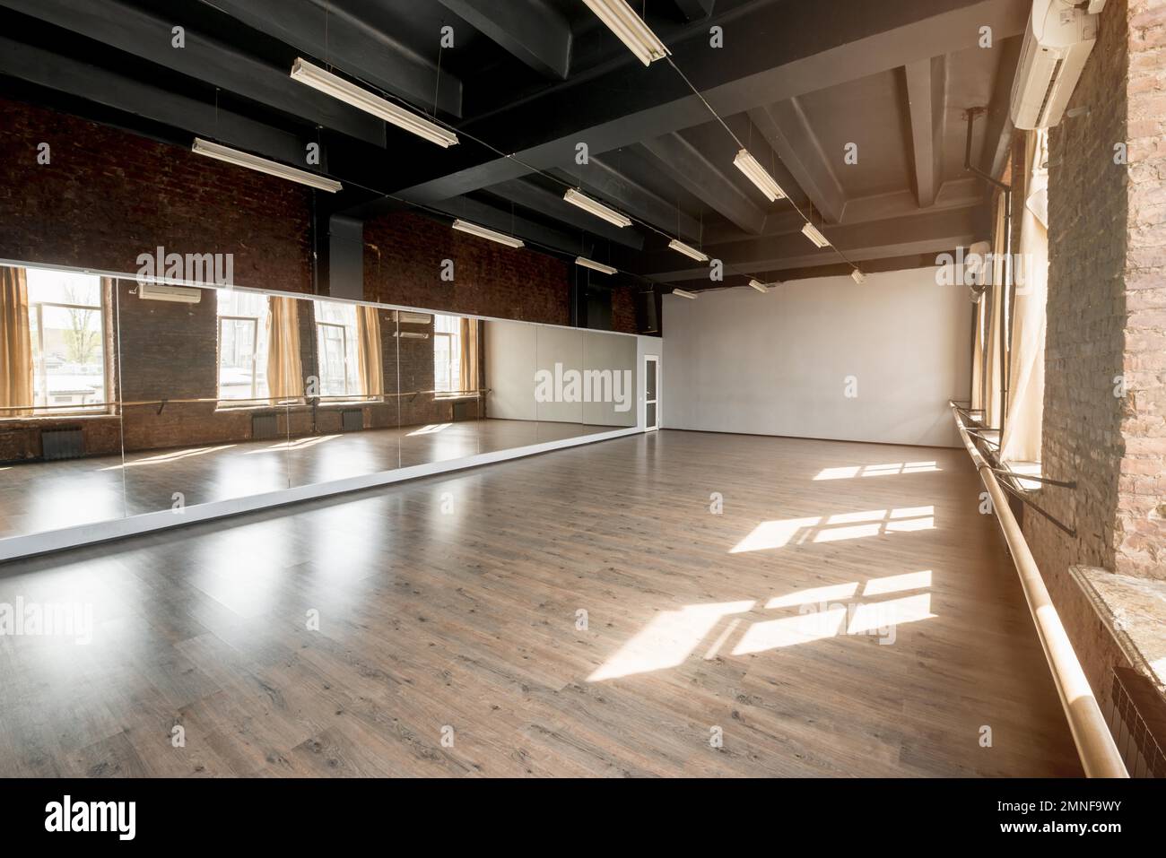 Ballerina mirror girl beauty hi-res stock photography and images - Alamy