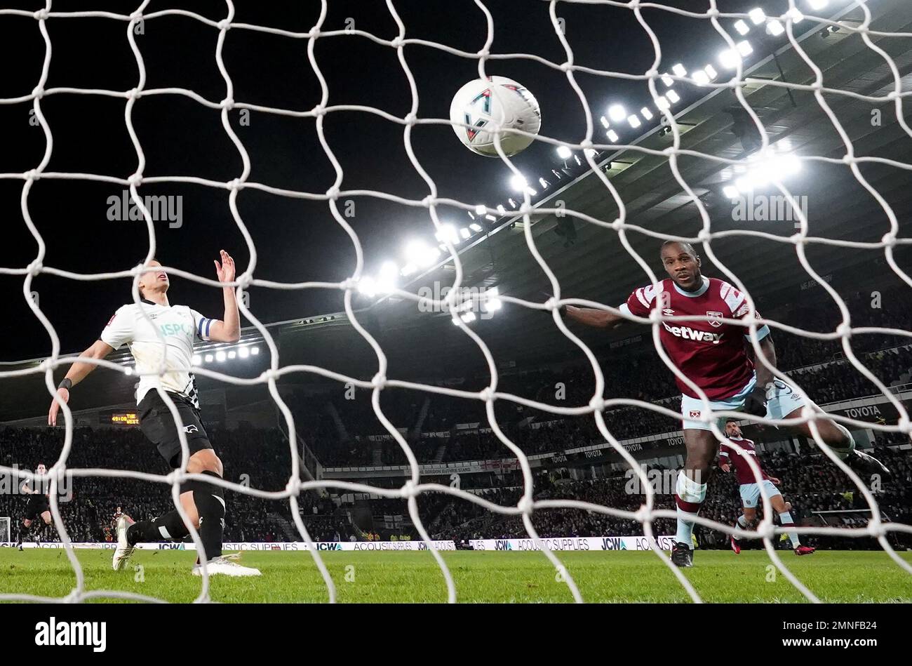 Fa cup 2023 goal hi-res stock photography and images - Alamy