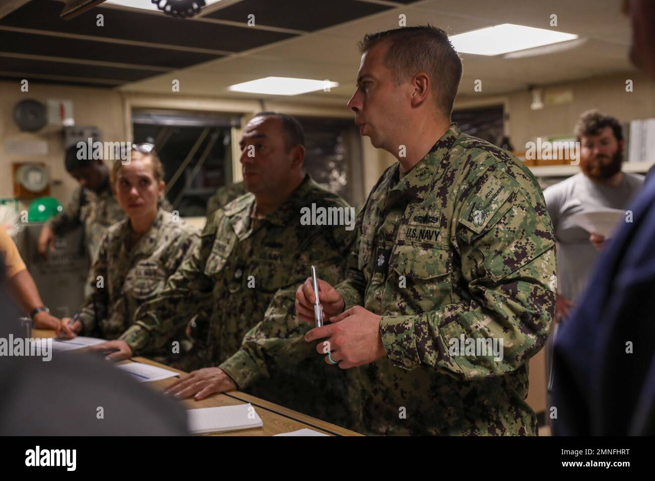 Resolute dragon 2 hi-res stock photography and images - Alamy