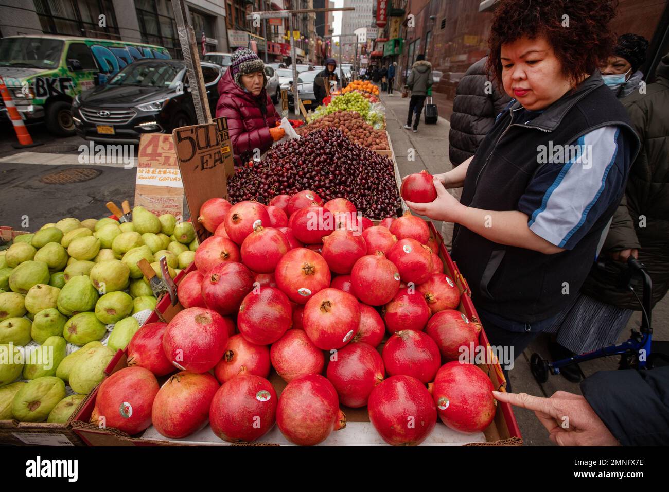 Vegetable shopping in Chinatown, New York city, USA Stock Photo - Alamy
