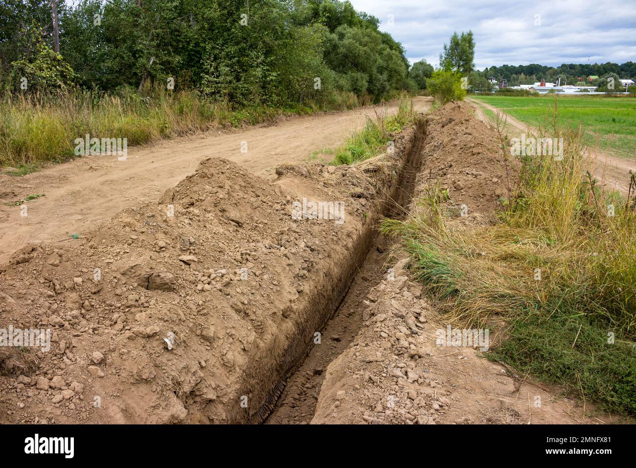 Trench texture hi-res stock photography and images - Alamy