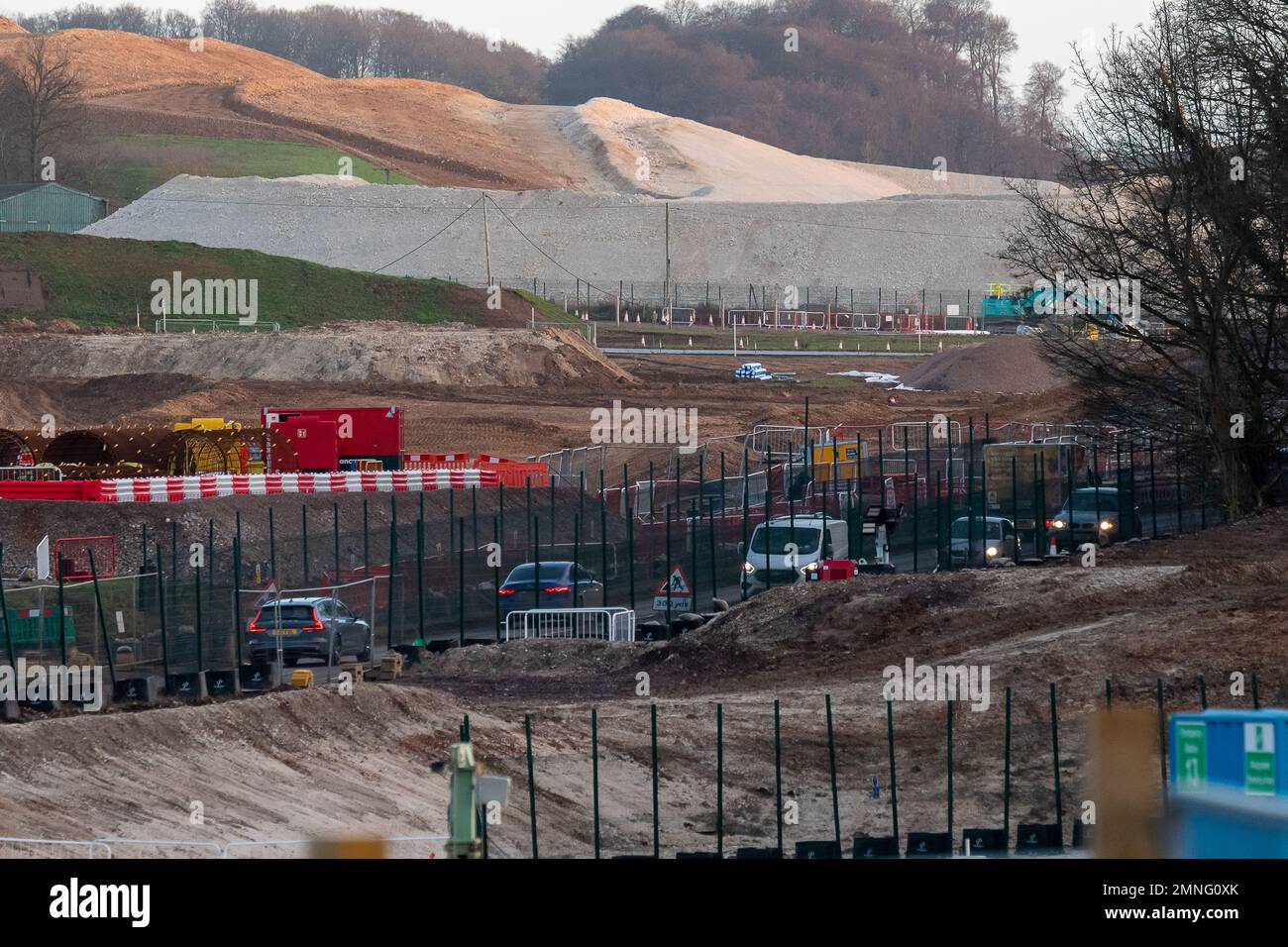 Wendover, Buckinghamshire, UK. 30th January, 2023. Commuters on the ...