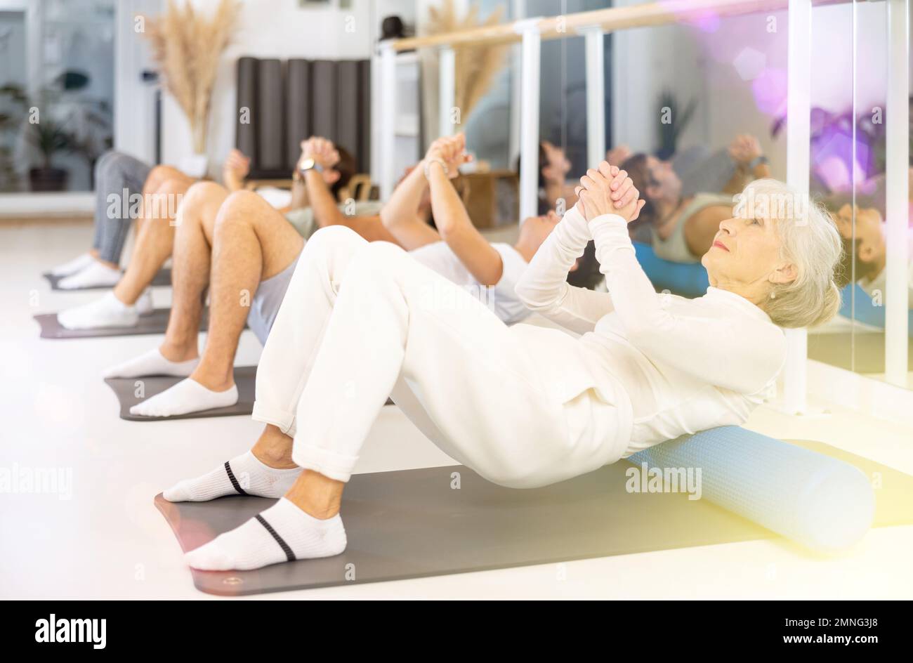 Hip bridge exercise hi-res stock photography and images - Alamy