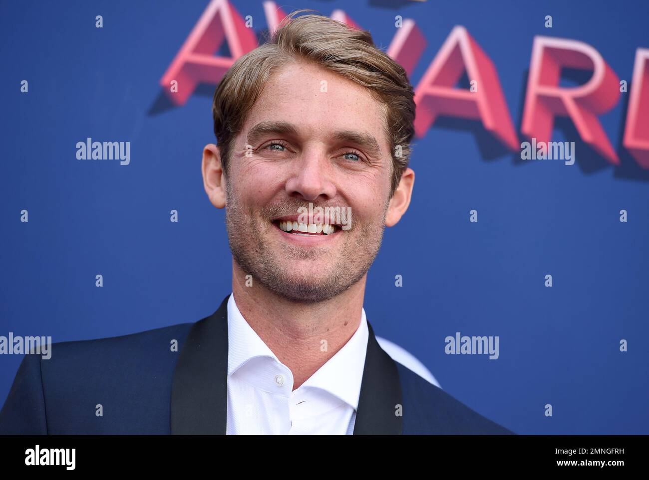Brett Young arrives at the 53rd annual Academy of Country Music Awards ...