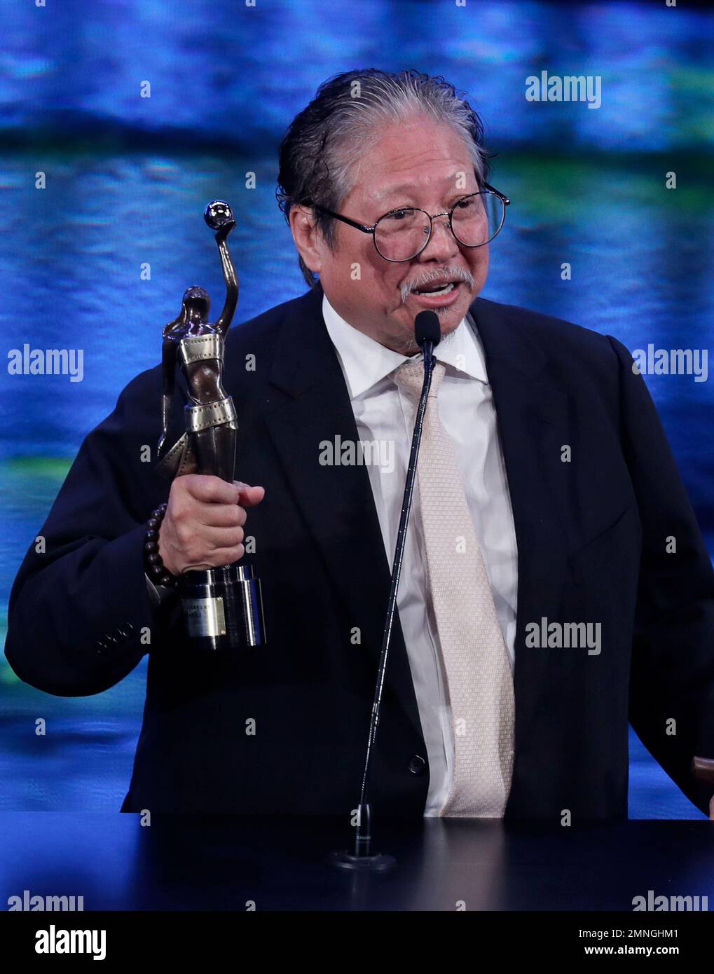 Hong Kong action director Sammo Hung raises his Best Action ...