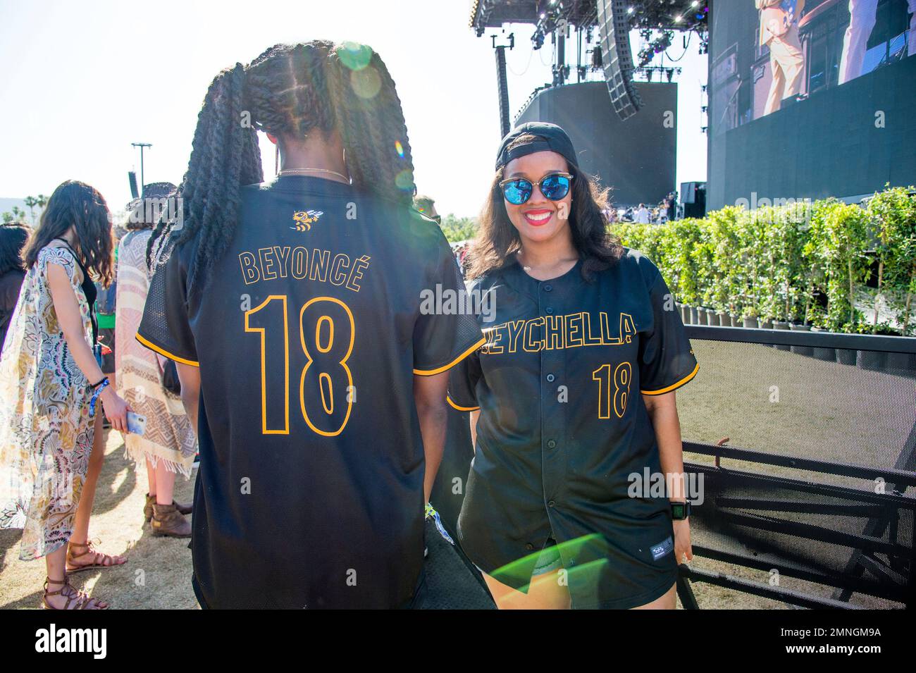 Destini Texada, left, and Tia Jackson of Houston, Texas wear Beyonce ...