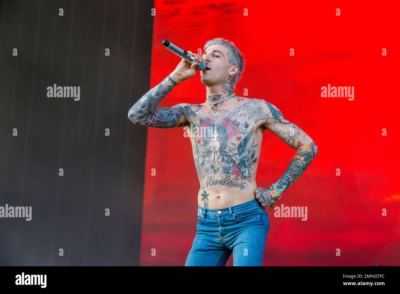 Jesse Rutherford of The Neighbourhood performs at Coachella Music ...