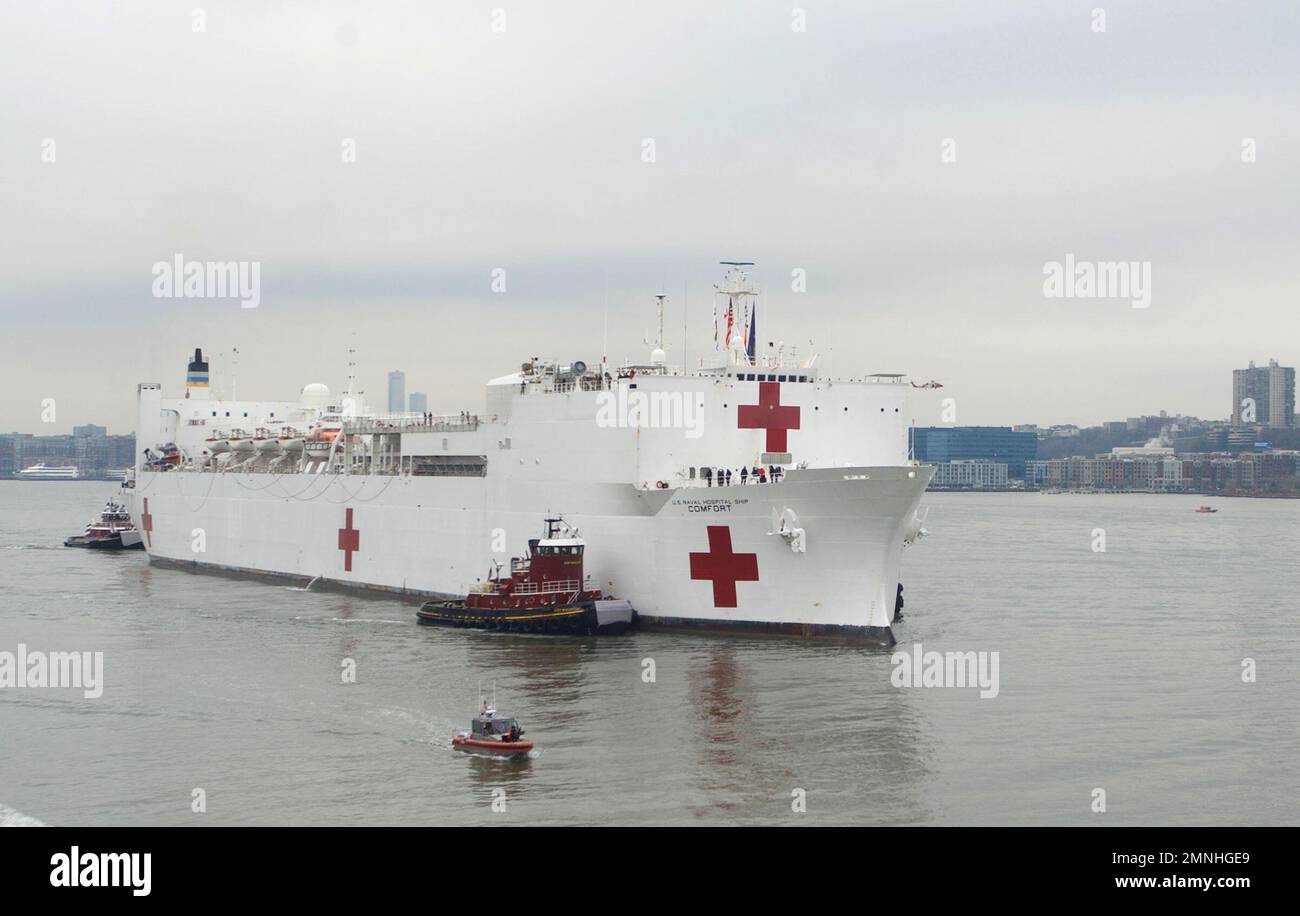 NEW YORK (MARCH 30, 2020) The Military Sealift Command hospital ship ...
