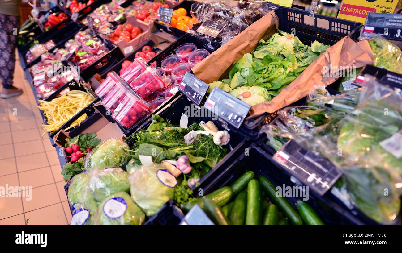 Carrefour supermarket interior shoppers hi-res stock photography and ...