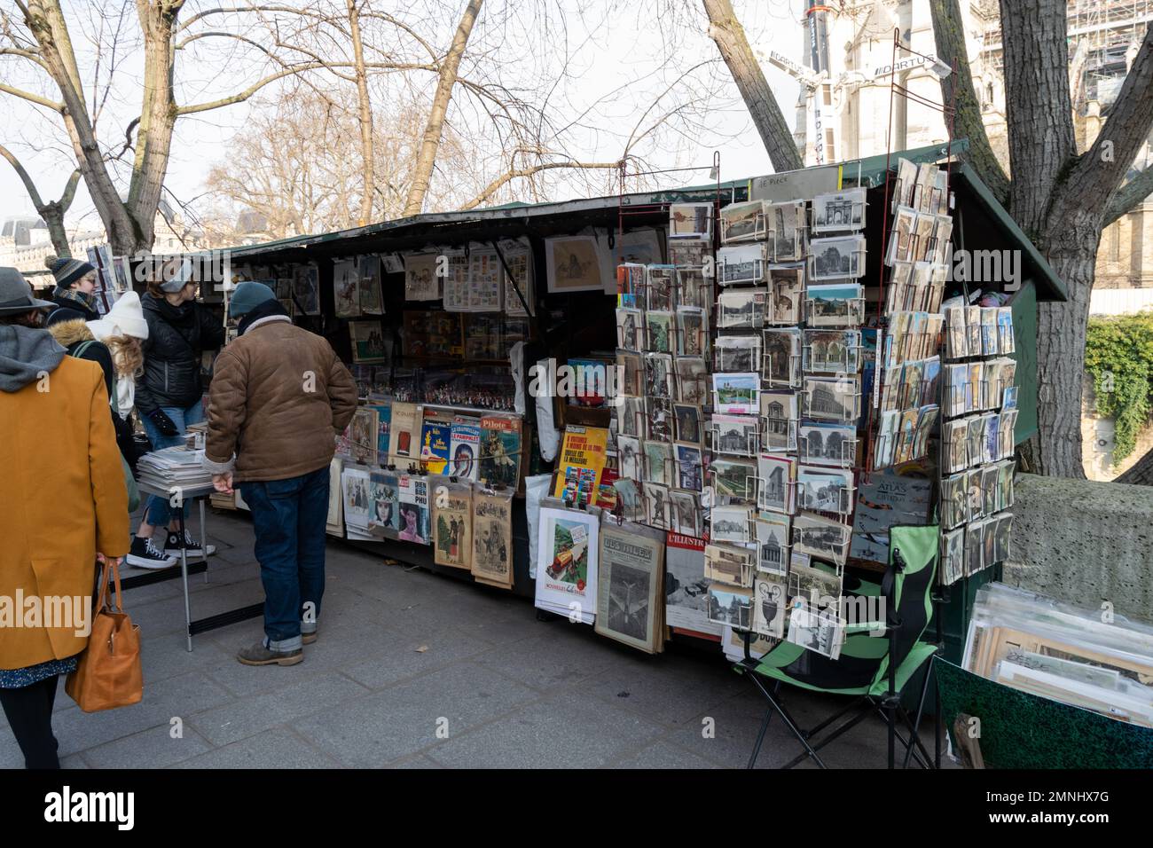 Old books stalls hi-res stock photography and images - Alamy