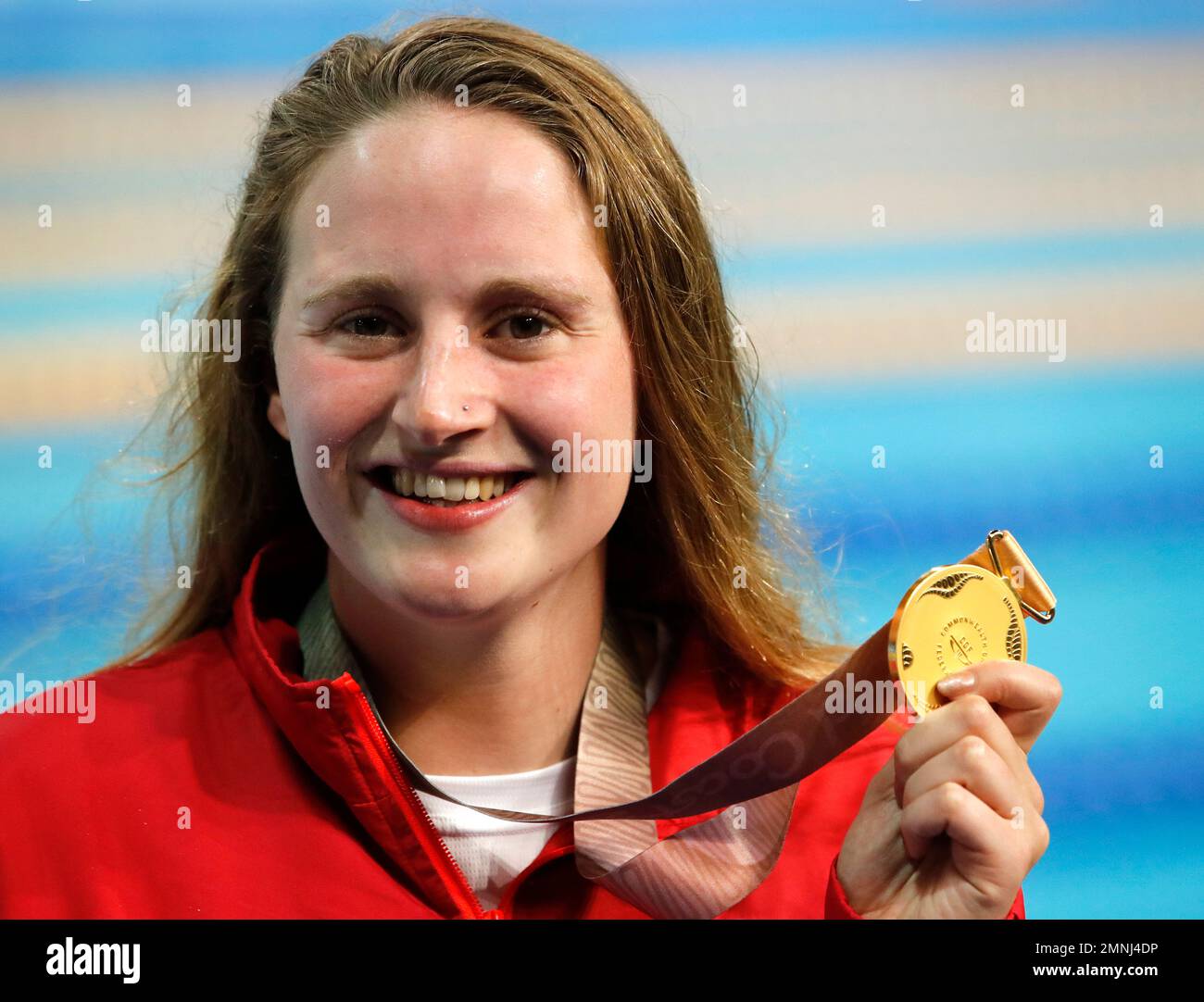 England's Sarah Vasey poses for a photo after winning the gold medal in the women's 50m ...