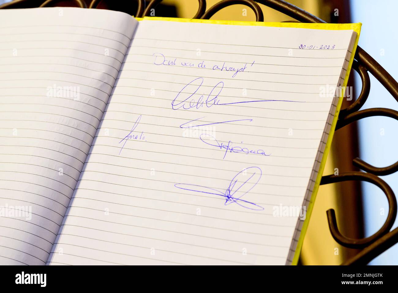 Signatures of King Willem-Alexander and Queen Maxima of the Netherlands ...