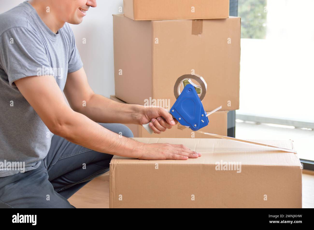 Closing container hi-res stock photography and images - Alamy