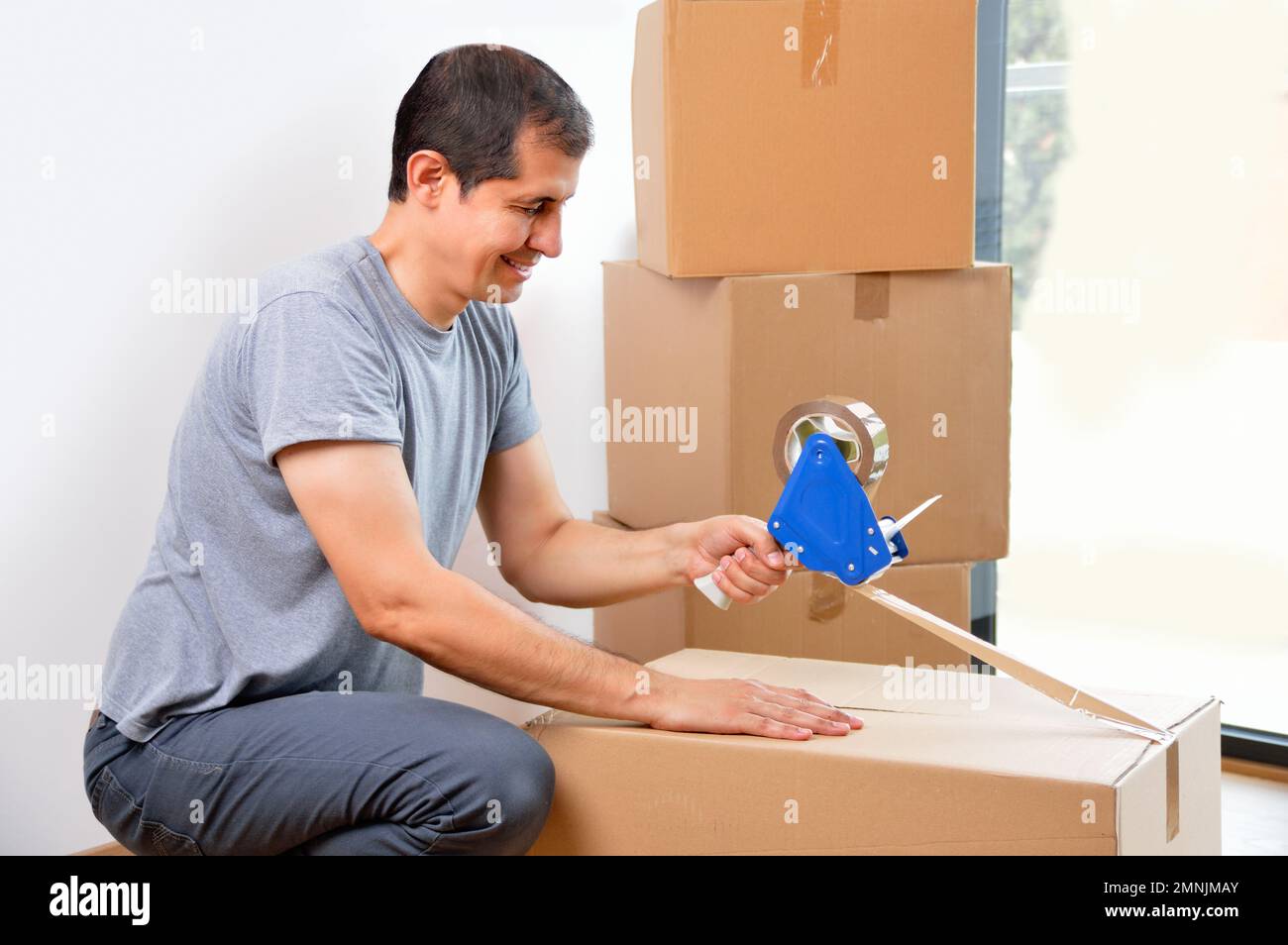 Closing container hi-res stock photography and images - Alamy