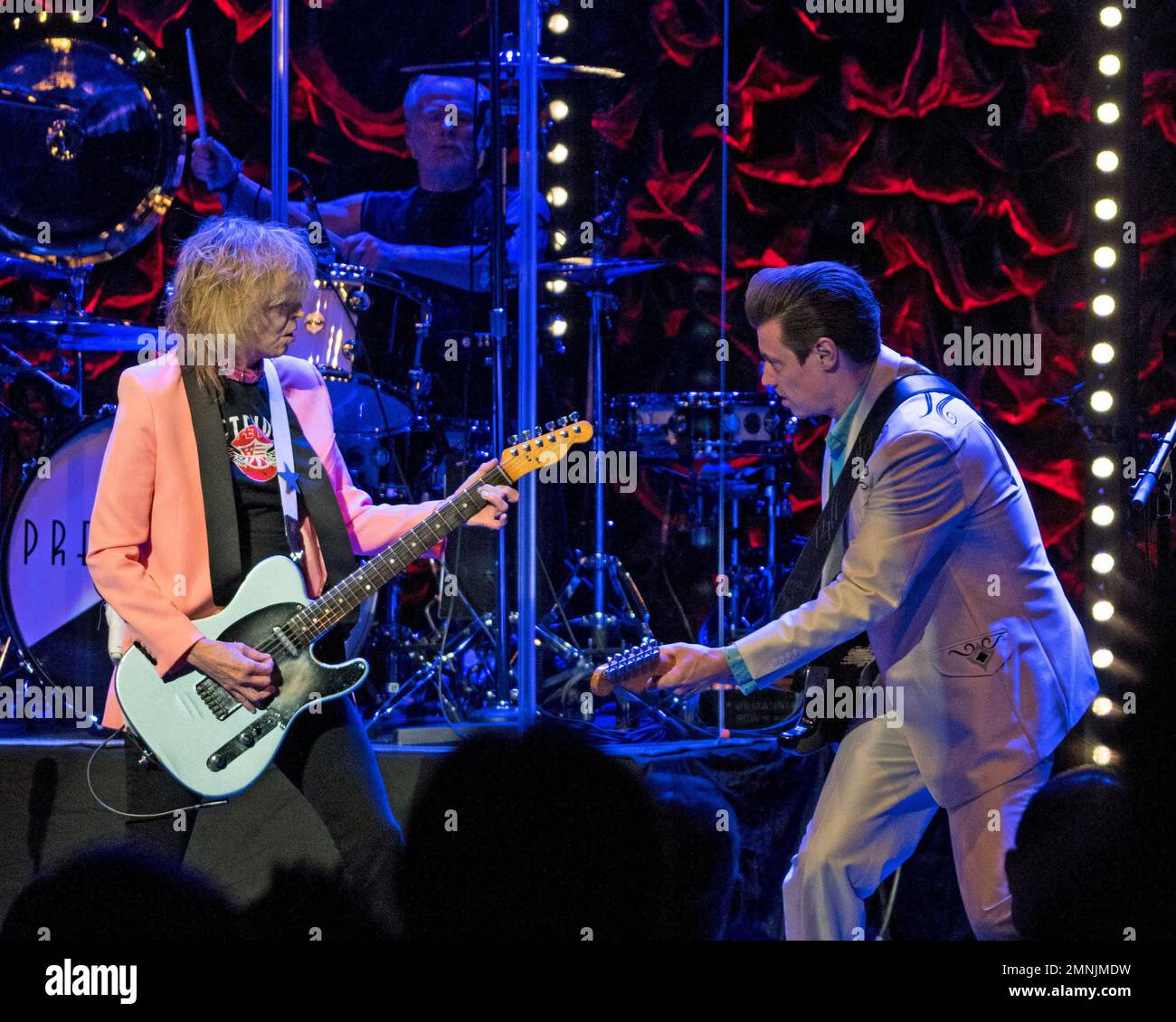 The English/American rock band The Pretenders, with frontwoman Chrissie ...