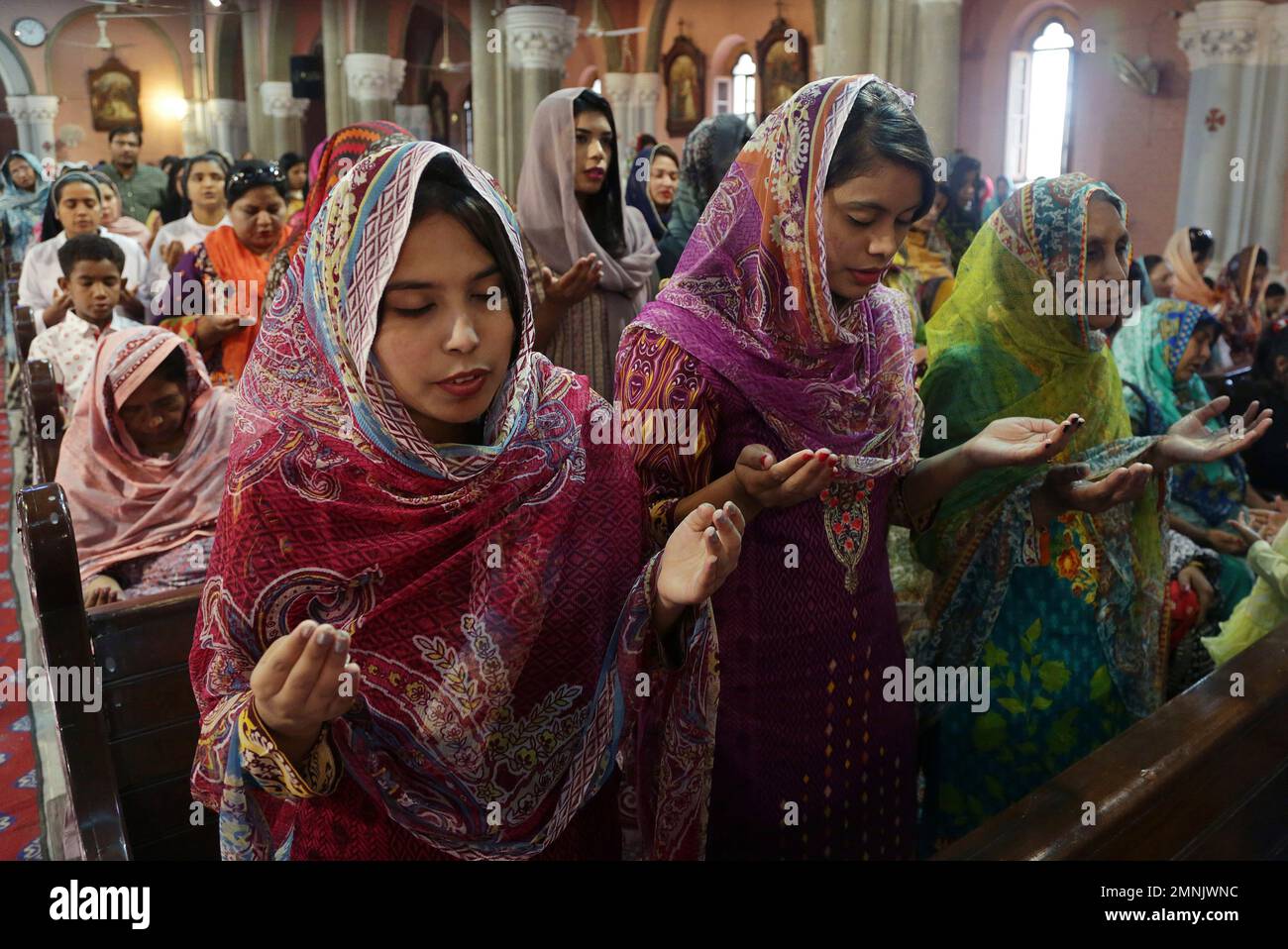 Pakistani Christians attend Easter service at Sacred Heart Cathedral ...
