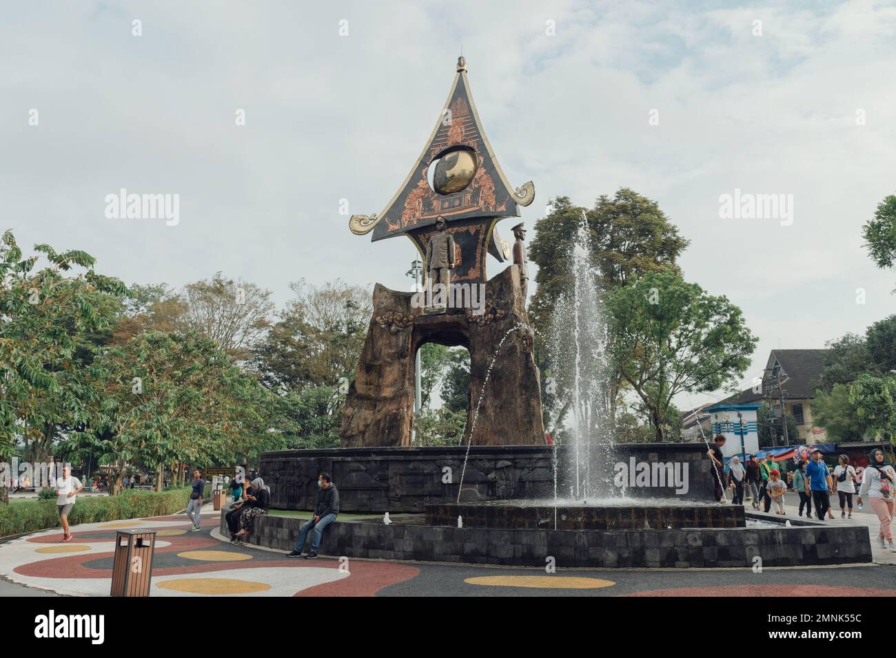 Salatiga, Indonesia - Circa 2023: Residents exercise morning jogging ...